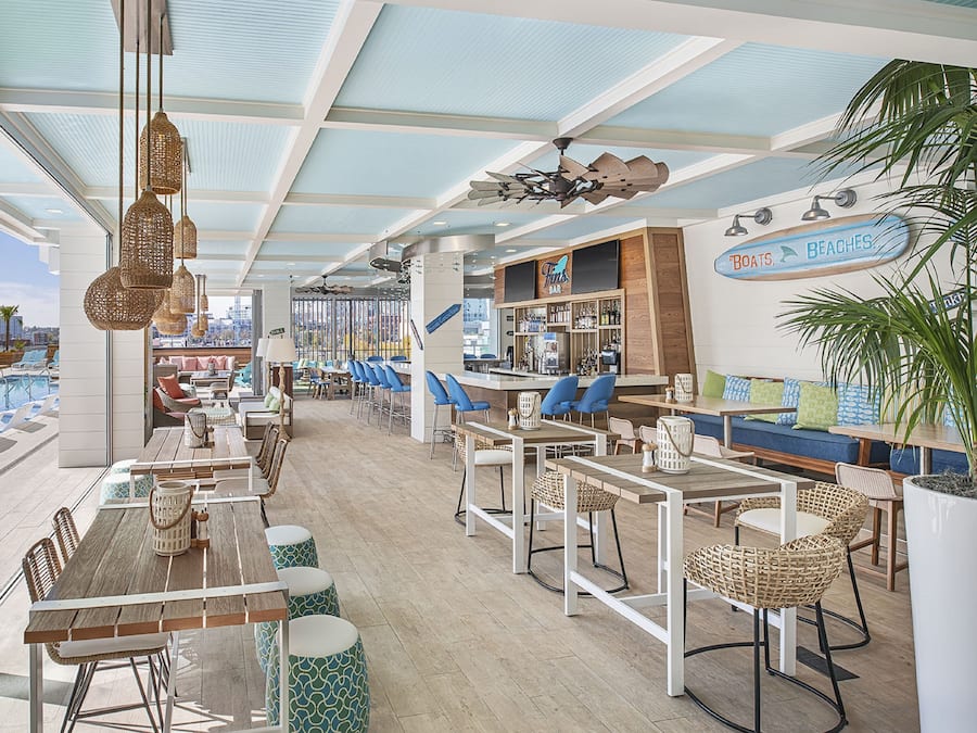 Bar junto à piscina