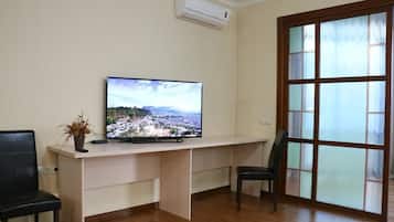 Quarto de Luxo, 1 cama king-size, não fumadores, vista para a montanha | Secretária, quartos insonorizados, ferro/tábua de engomar, Wi-fi grátis