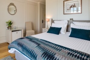 Quarto casal, vista para o mar (Tramontane) | Frigobar, individualmente decorados, individualmente mobiliados