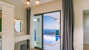 Vila, 5 quartos, piscina particular | Comodidades do quarto