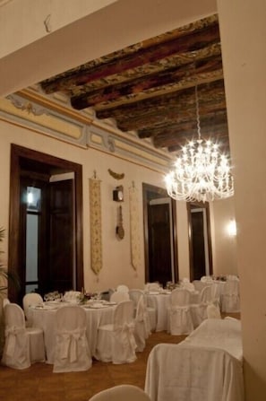 Almoço e jantar