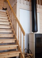 Vila superluxo, 2 quartos, sauna seca | Área de estar | TV de tela plana 32 polegadas com canais via satélite, TV, lareira