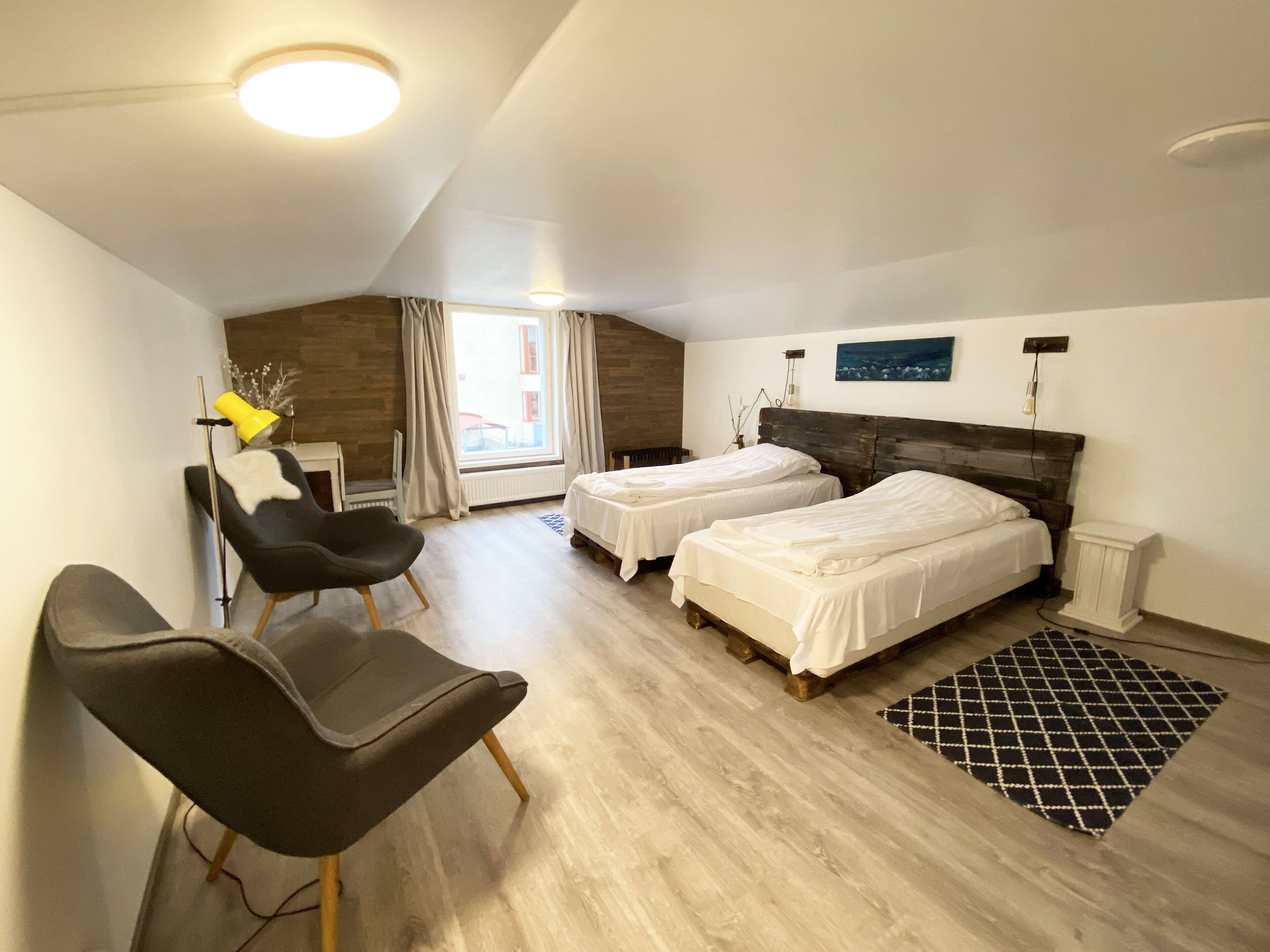 Apartamento romântico, 2 quartos | 1 quarto, individualmente decorados, individualmente mobiliados