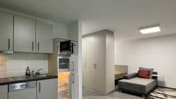 1 quarto, roupa hipoalergénica, cofre no quarto