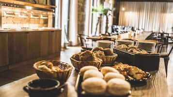 Pequeno-almoço tipo buffet diário incluído