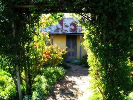 Terrenos do alojamento. Hill end lodge