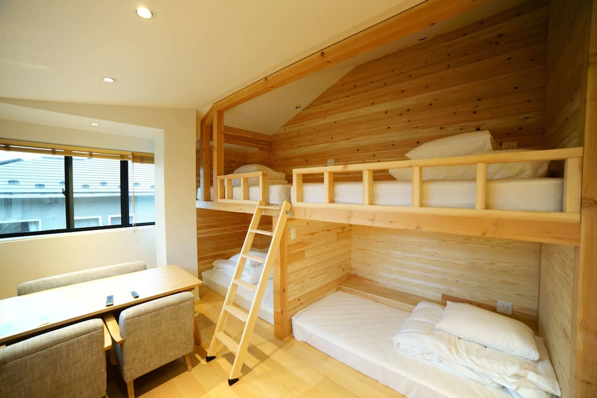 Quarto standard (4 Single Beds) | Quartos à prova de som, Wi-Fi de cortesia, roupa de cama