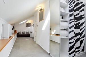 Quarto casal ou duplo standard | Frigobar, cofres nos quartos, quartos à prova de som