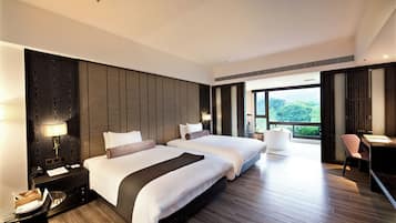 Quarto Twin Executivo, 2 quartos, vista para o jardim (Lavender) | Roupa de alta qualidade, minibar grátis, cofre no quarto, secretária
