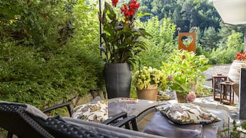 Quarto casal ou duplo júnior, varanda, vista para o jardim (1) | Terraço/pátio
