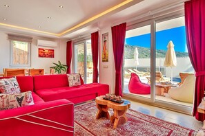 Villa, 3 quartos | Sala | TV de ecrã plano 