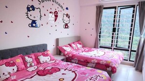 Apartamento família, várias camas, vista para a montanha | Roupas de cama premium, cortinas blackout, quartos à prova de som