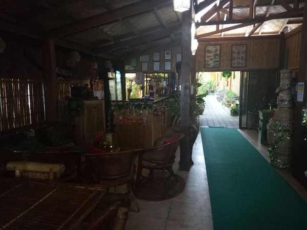 Shangri-la Resto Bar And Functions - Glan