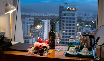 Suite-Estúdio Premium | Vista do quarto