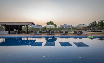 Piscina exterior, da(s) 7:30 à(s) 18:00, guarda-sóis 