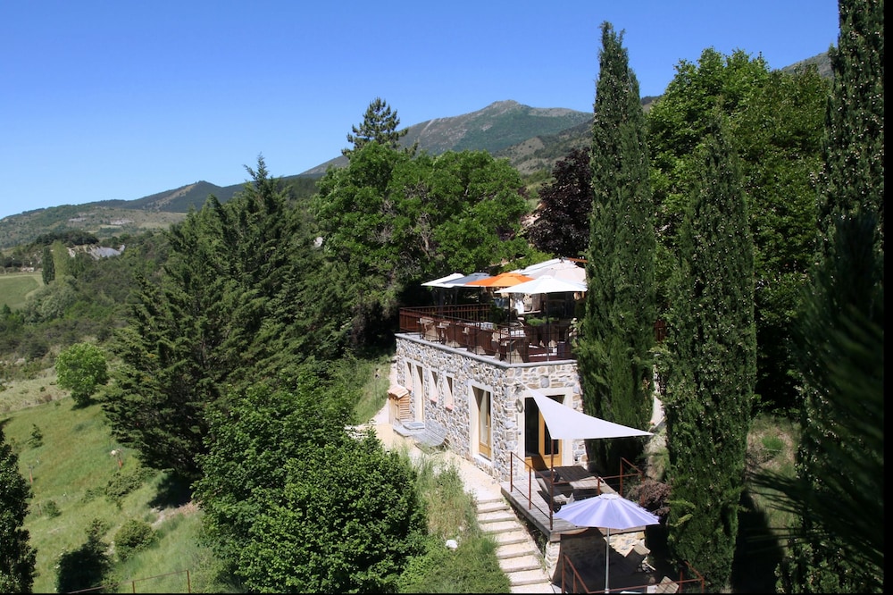 Terre Des Baronnies. Cabanes - Hautes-Alpes