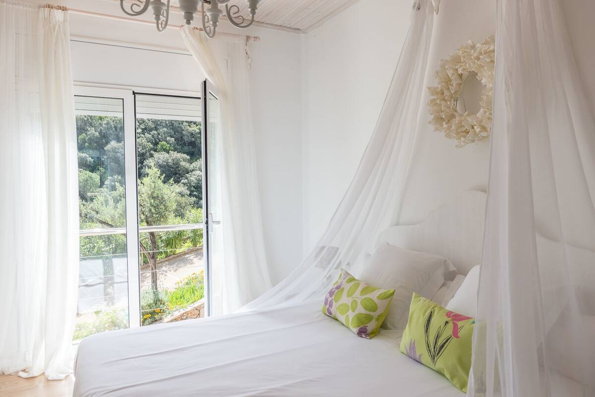 Frigobar, cofres nos quartos, individualmente decorados