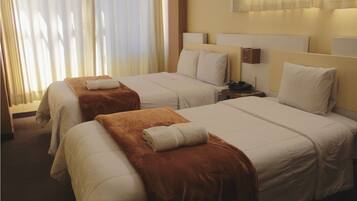 Quarto casal | Cofres nos quartos, escrivaninha, Wi-Fi de cortesia