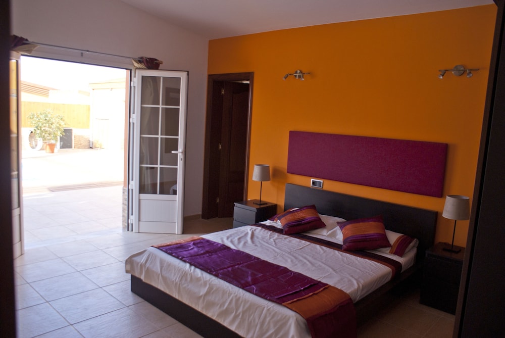 4-bett-villa In Der Stadt, 10 M Pool Wif Kinderrutsche, Sicherheitszaun, Grill, Outdoor-lounges - Fuerteventura