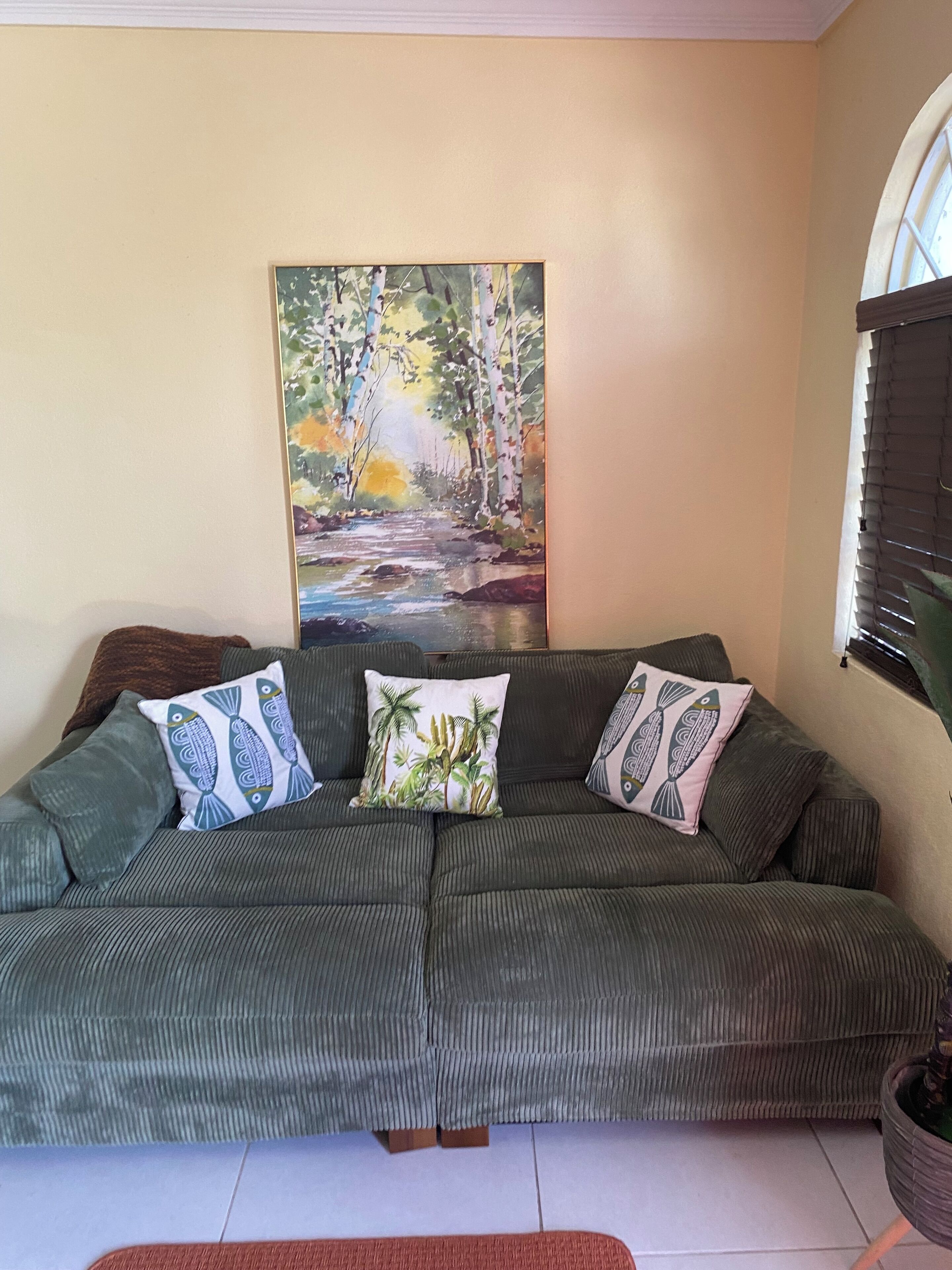 Cozy Airport Townhome Near The Airport & Walking Distance To The Beach - Nassau