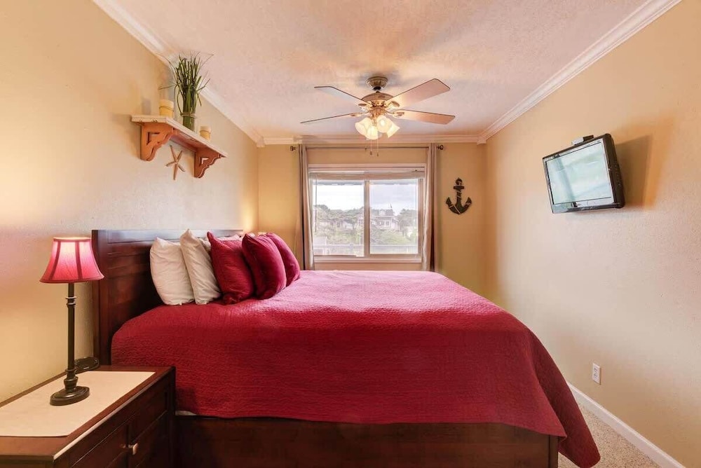 'Latitude Adjustment' - Cozy Condo On The Beach With Amazing 3rd Floor View! - Oregon