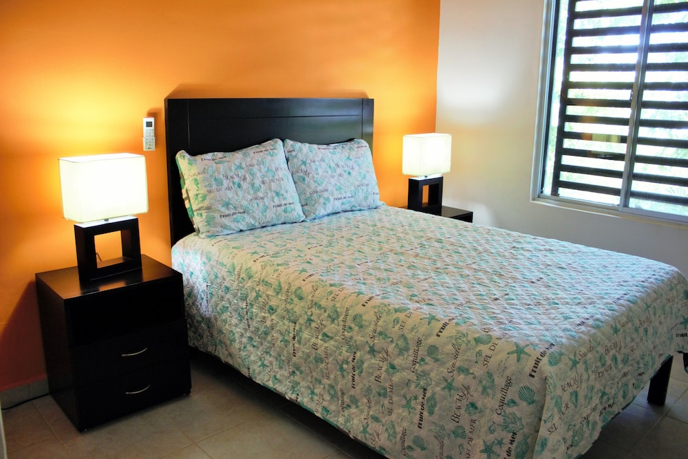 Beautiful Condo In A Secured Community! Close To Cancun! 5 Min Drive To Beach! - Puerto Morelos