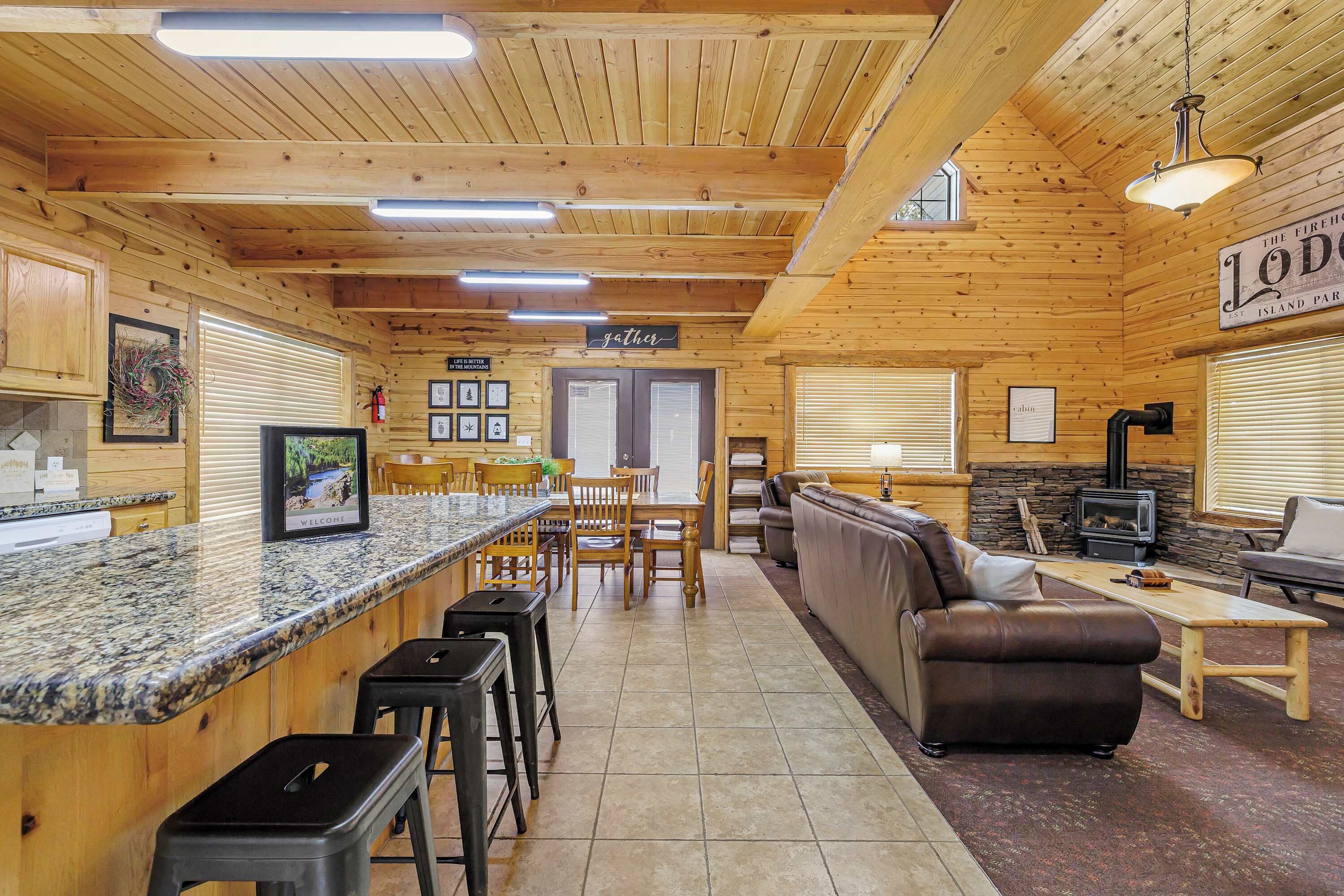Firehole - 21 Miles To Yellowstone - Hot Tub - Wifi - Island Park, ID