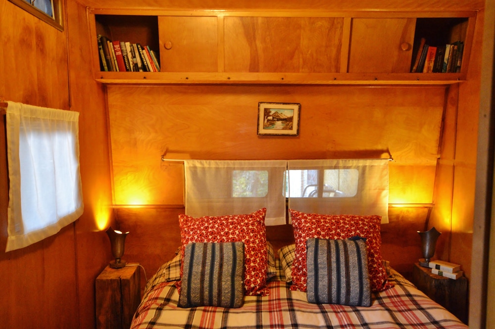 Tin Poppy - Glamping In The Larch Hills 25 Minutes From Salmon Arm - Free Wifi - Salmon Arm