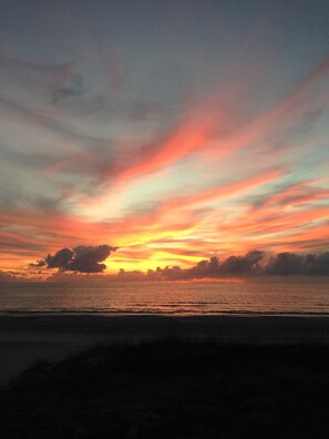 TRUE GULF FRONT CONDO 100% DIRECT BEACH & GULF VIEWS ALL NEW 5 STAR ...