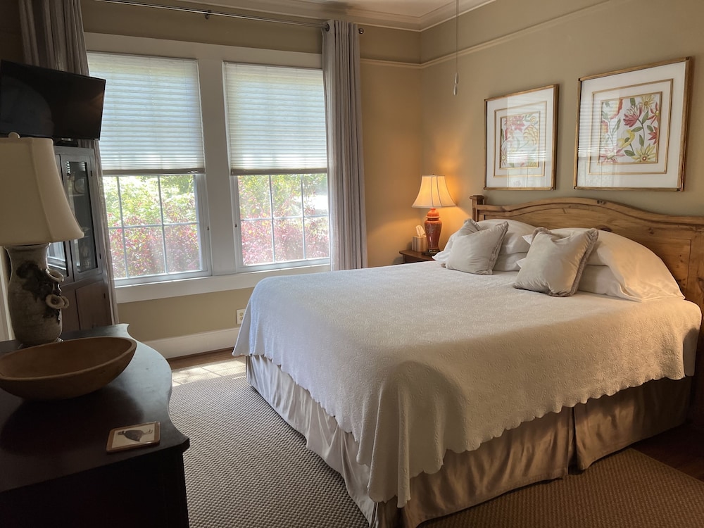 Executive Suite On Park Ave. - Thomasville, GA