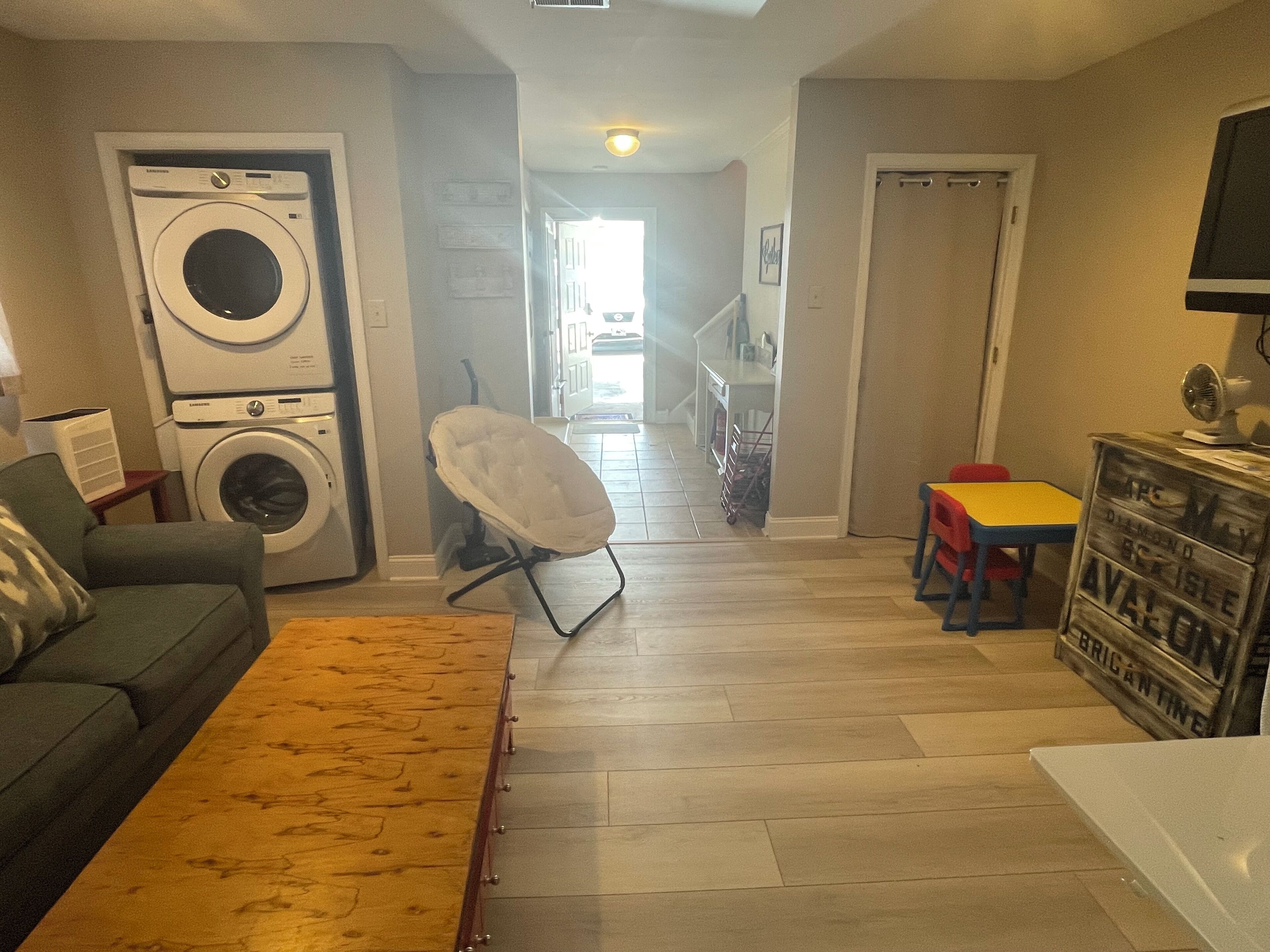 Grande Maison De Ville De 3 éTages - 4 Chambres, Salle Familiale, Niveau Inférieur Den Plus 6 Téléviseurs. - New Jersey