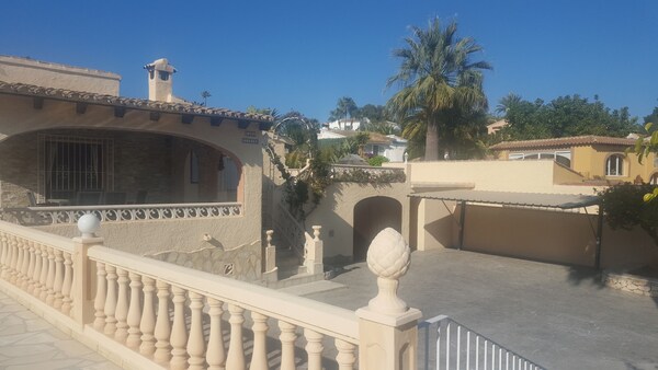 Casa Con Piscina Privada, Internet, Aire Acondicionado, Parking Y Jardín. - Moraira