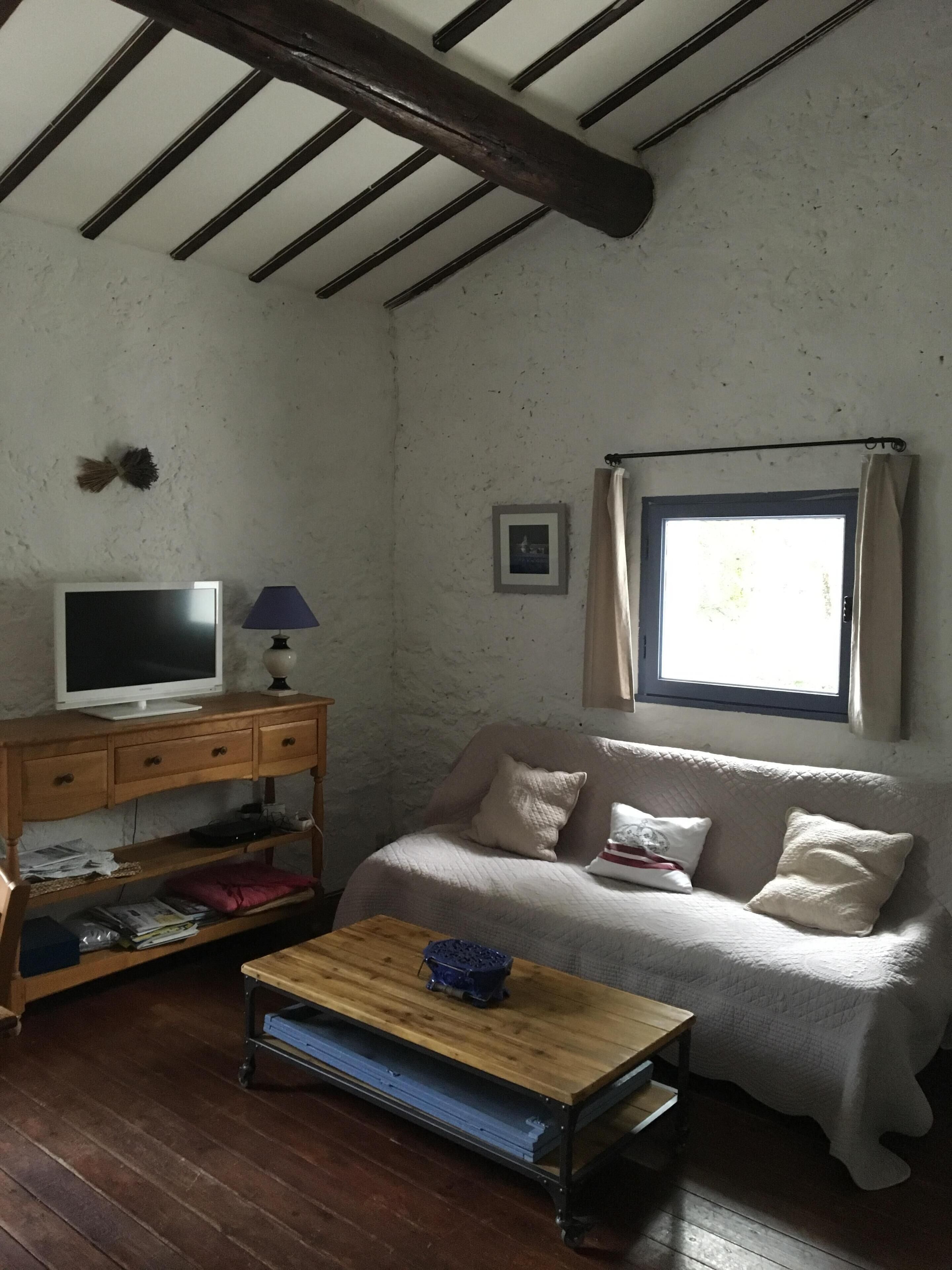 Charming, Authentic Cabanon All To Yourself On Almost 7000 M2 Of Land - Roussillon