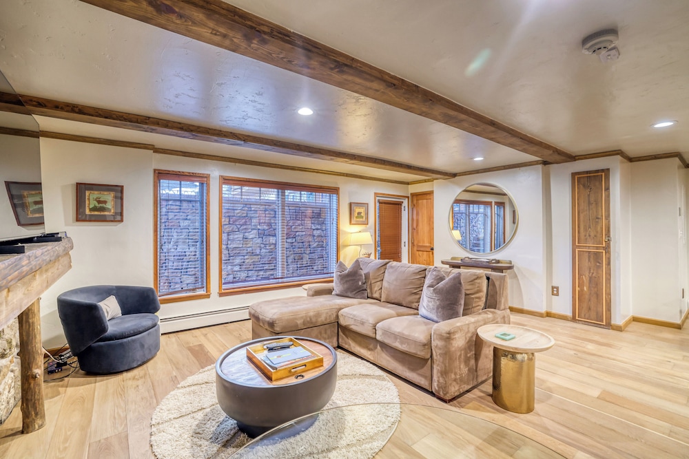 Upscale & Charming Condo - Aspen, CO