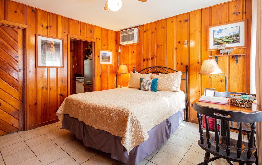 Couples Romantic Cabin - California
