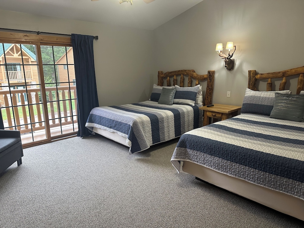 Modern Comfort Meets Natural Beauty: Your Perfect Getaway Near Starved Rock! - Illinois