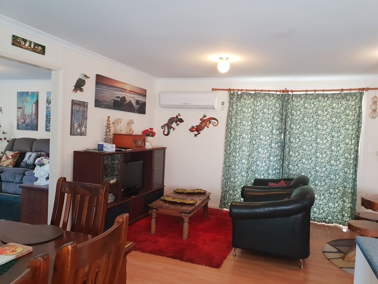 Spacious Family Escape - Only A Short Walk From North Beach - Kadina