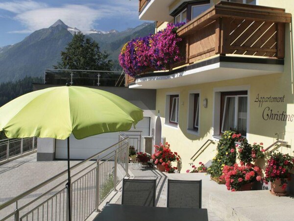 App. 3: 2 Bedrooms \/ 2 Bathrooms \/ 2 Wc \/ 2 Balconies - Christine, Apartment - Kaprun