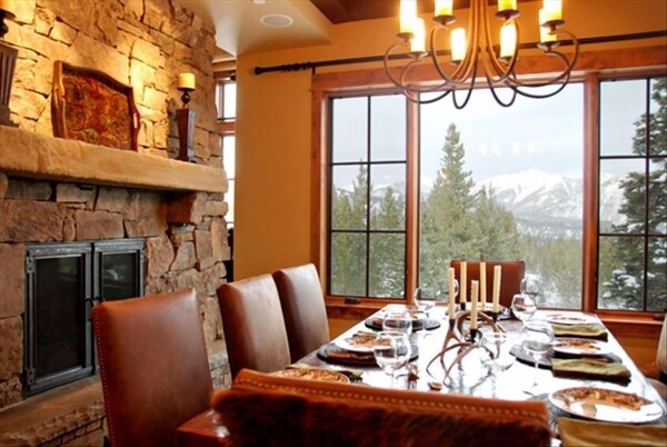 Spacious, Ski In/ski Out Mountain Home  Spanish Peaks Club - Big Sky, MT