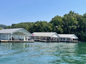Floating Holiday #1 on Norris Lake at Springs Dock Marina. - Campbell ...
