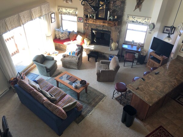 Tyra Summit 1 Condo, Ski in/ Ski Out, on 4 O'Clock Ski Run. 3 BR/ 2.5 ...