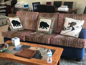 Tyra Summit 1 Condo, Ski in/ Ski Out, on 4 O'Clock Ski Run. 3 BR/ 2.5 ...