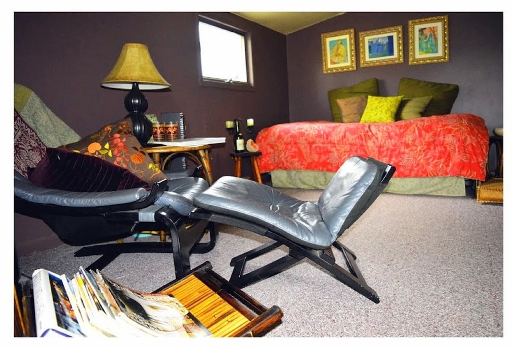 2 Bedroom Cozy Charmer, Beach Block...90 Steps To The Bay With Ample Parking - Cape May, NJ