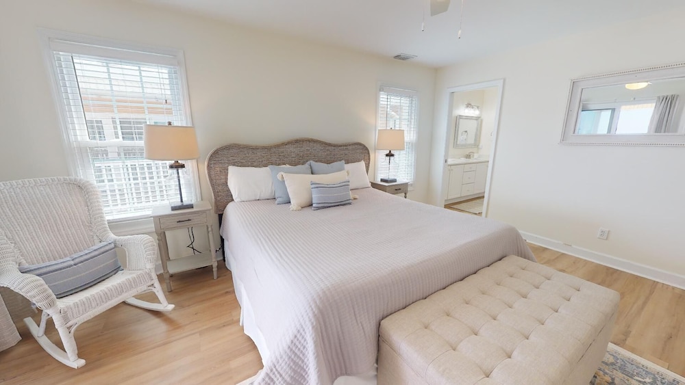 6 Pelican Point - Oceanfront - Top Floor - Free Wi-fi - Tybee Island, GA