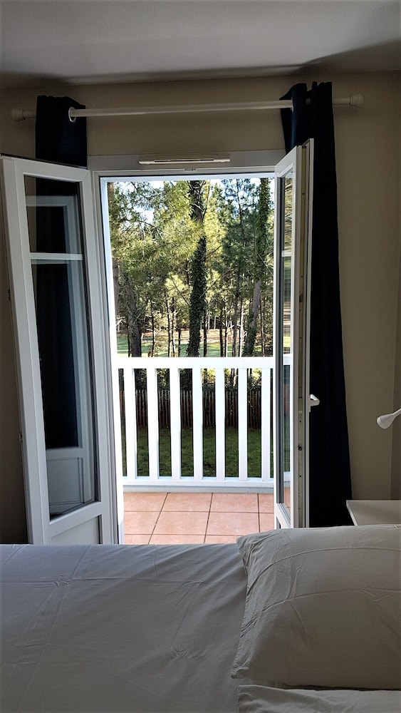 Villa For 6 People In Residence With Heated Pool - Lacanau