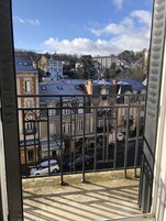 Quarto Económico, 1 cama de casal | Secretária, secretária adequada para computadores portáteis 