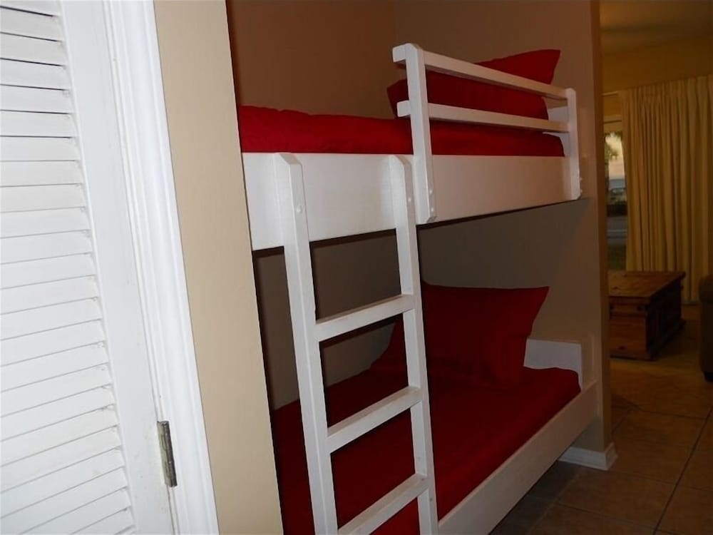 July Deals! Steps From Beach & Free Parking! - Destin, FL