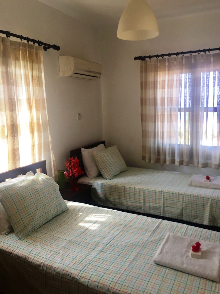 Traditional Stone Villa With A Private Pool, Sea And Mountainview & Fast Wifi - Cyprus