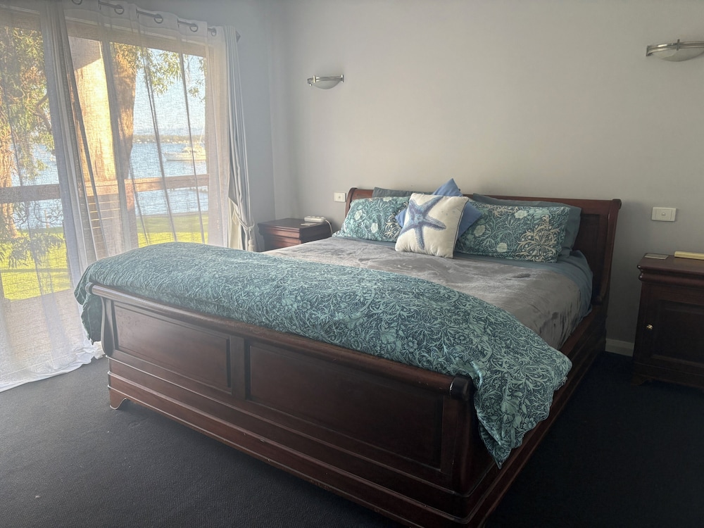 Absolute Waterfront Jetty Decks Bbq’s Kayaks Games Room Gorgeous Sunsets Awesome - Morisset