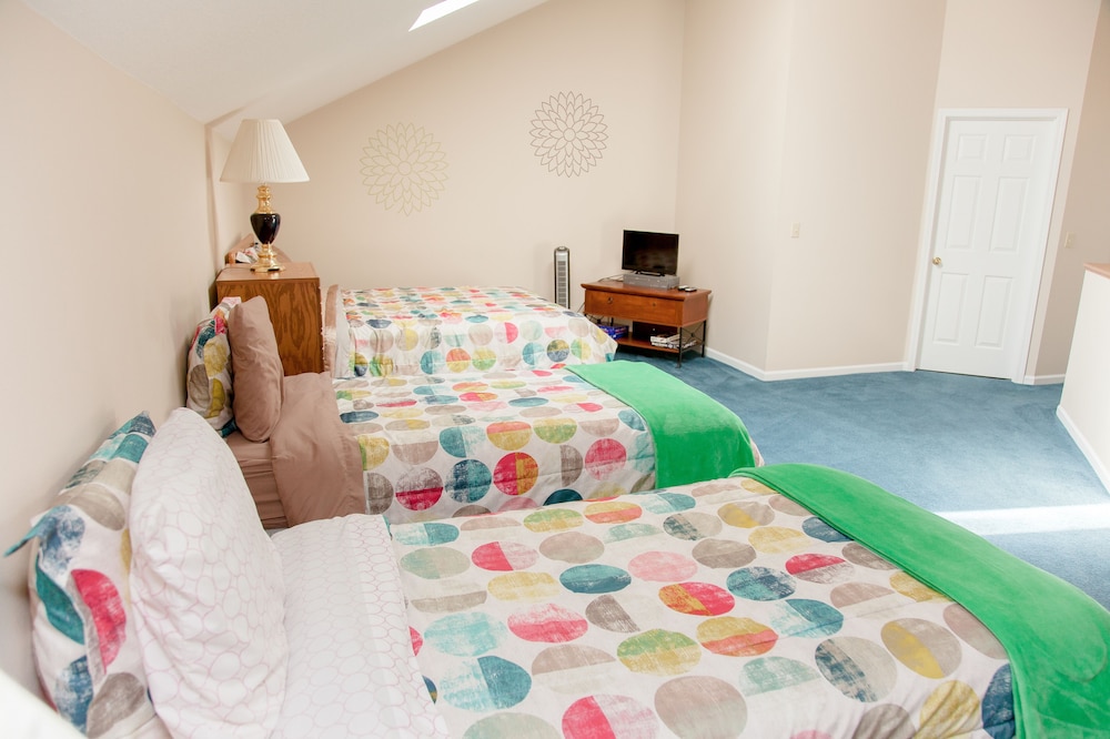 Sleeps 10, 4 Br With 3 Bath (Loft Br Has 1queen & 2twins), Golf View Lake Access - Branson, MO